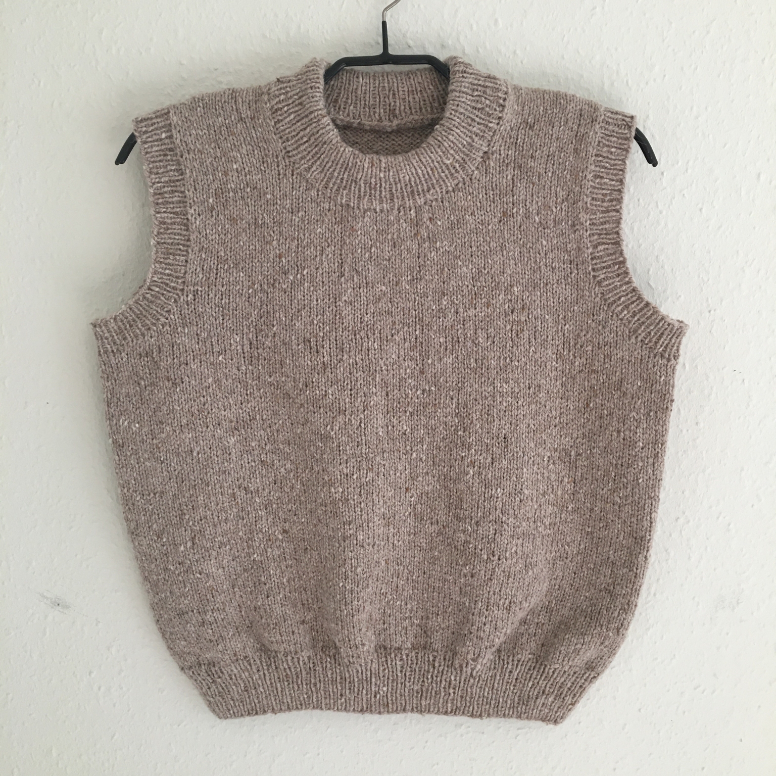 Design Anita – Strikkeopskrifter til baby, børn, voksne og dukker